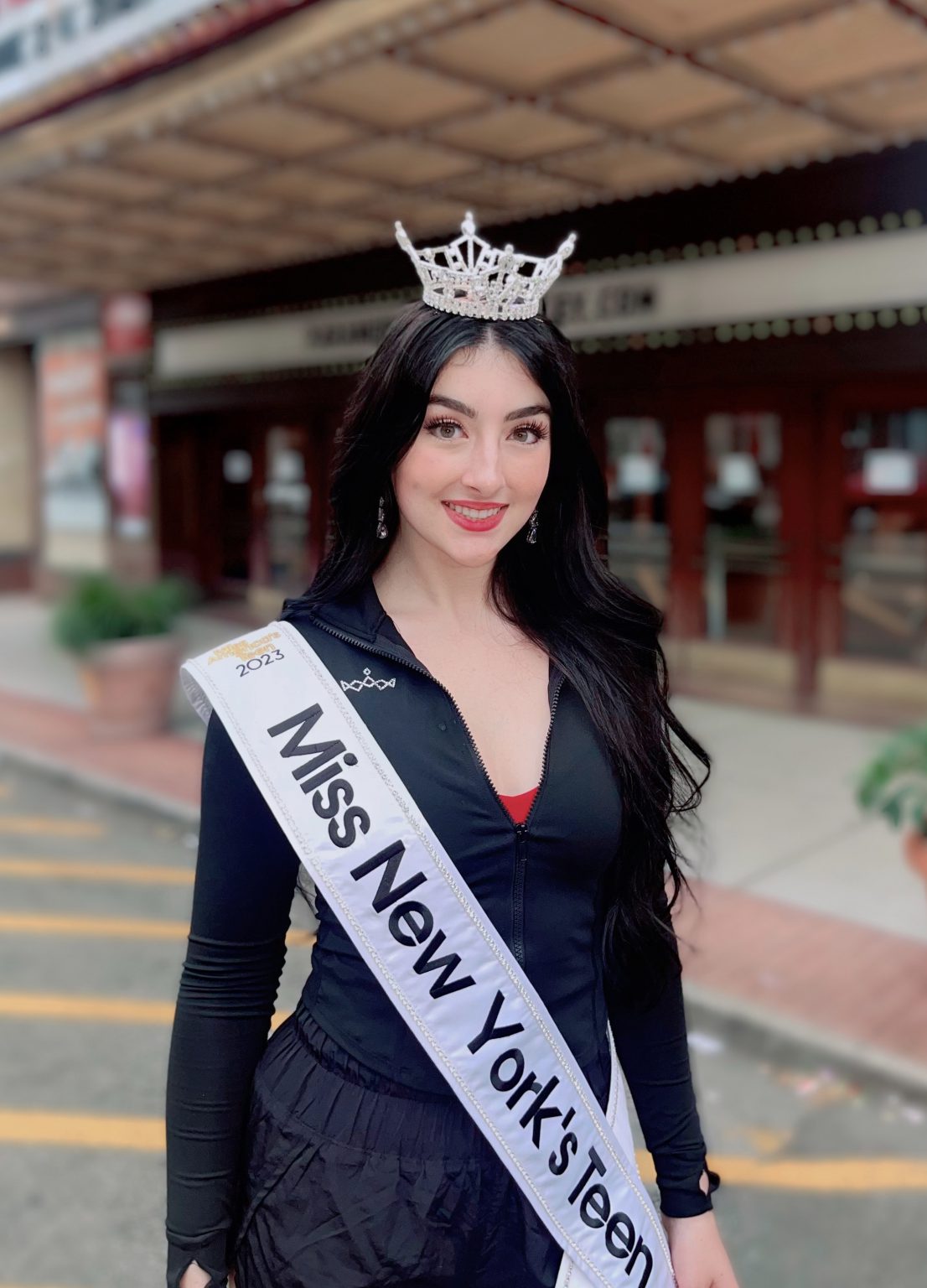 Perry reaches new heights as Miss New York's Teen 2023 - Fonda ...