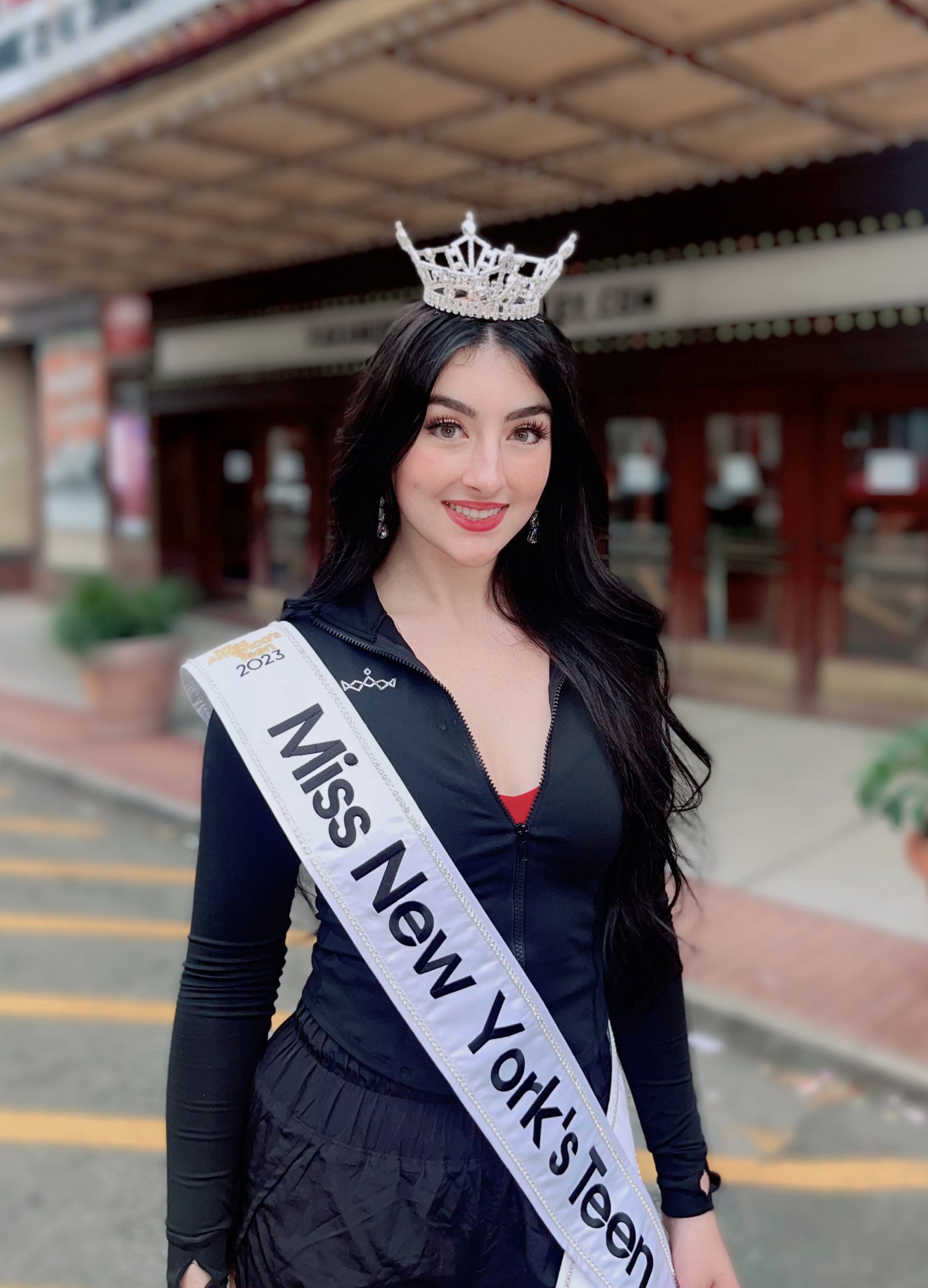 Perry reaches new heights as Miss New York's Teen 2023 - Fonda ...
